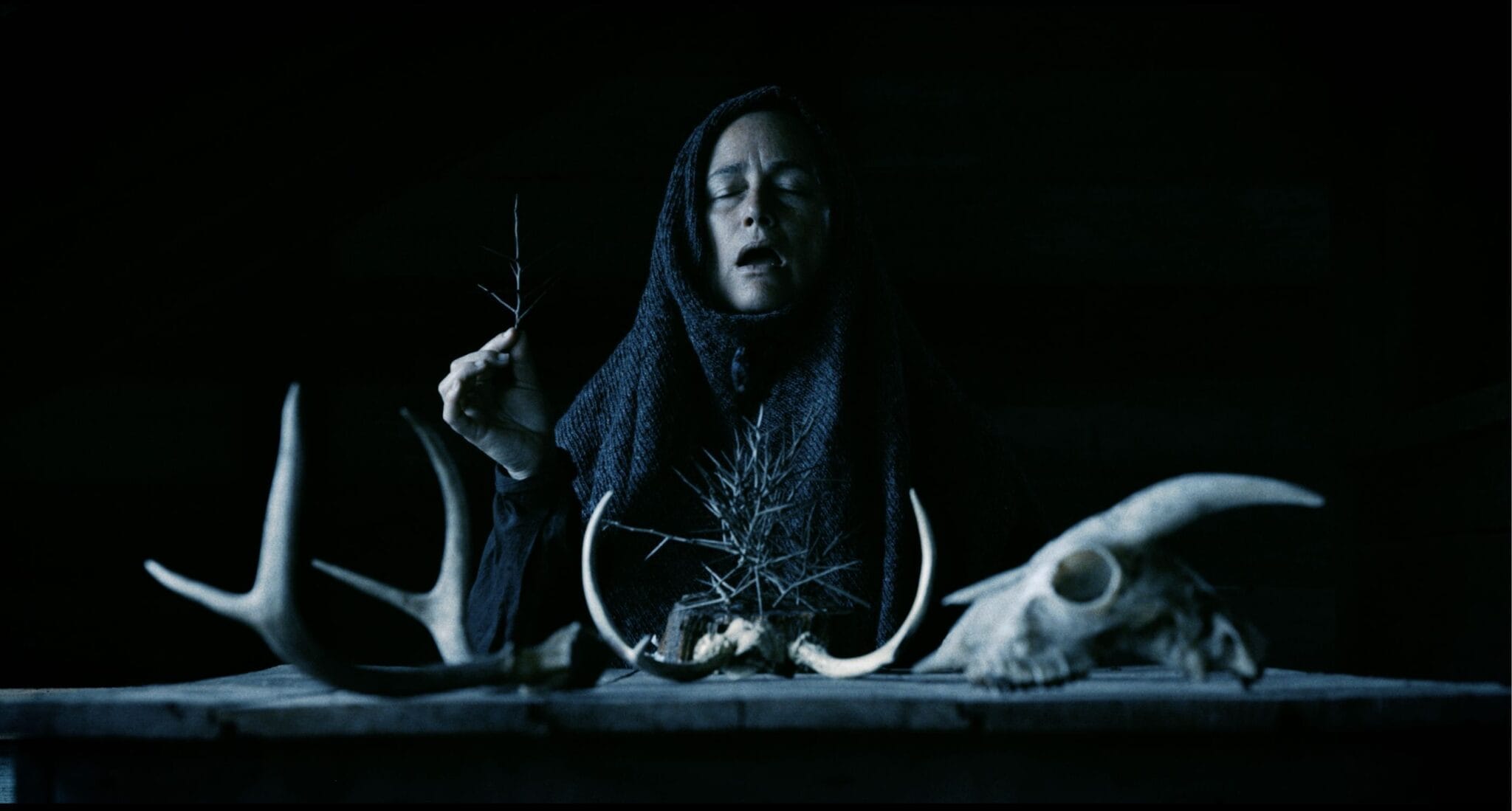 Terror At 20,000 Feet: 10 Horror Movies To Make You Reconsider Boarding ...